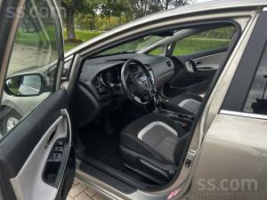 Pelēks Kia Ceed 2013 Rīga, ar dzinēja tilpumu 1.60 L un nobraukumu 176 tūkst. km par 5650 €, foto 14 vietnē AUTOMOTO.COM.LV