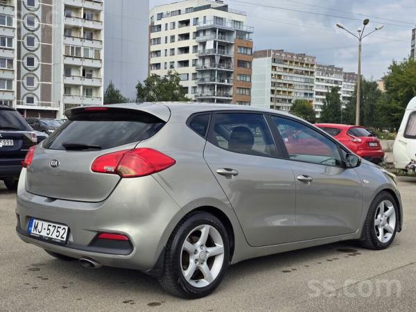 Pelēks Kia Ceed 2013 Rīga, ar dzinēja tilpumu 1.60 L un nobraukumu 0 tūkst. km par 1590 €, foto 4 vietnē AUTOMOTO.COM.LV