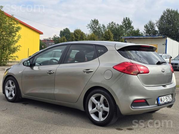 Pelēks Kia Ceed 2013 Rīga, ar dzinēja tilpumu 1.60 L un nobraukumu 0 tūkst. km par 1590 €, foto 9 vietnē AUTOMOTO.COM.LV