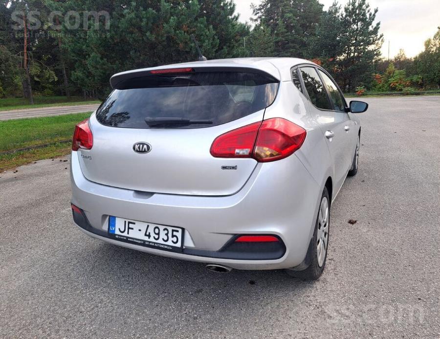 Pelēks Kia Ceed 2013 Jēkabpils, ar dzinēja tilpumu 1.60 L un nobraukumu 411 tūkst. km par 3000 €, foto 6 vietnē AUTOMOTO.COM.LV