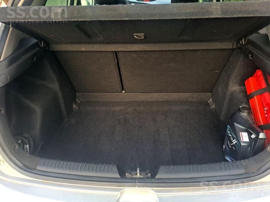 Pelēks Kia Ceed 2013 Jēkabpils, ar dzinēja tilpumu 1.60 L un nobraukumu 411 tūkst. km par 3000 €, foto 14 vietnē AUTOMOTO.COM.LV
