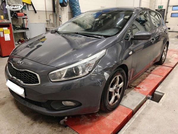 Grey Kia Ceed 2014 in Taurage, with an engine capacity of 1.37 L and mileage of 220 thousand km for 2400 €, photo 1 on AUTOMOTO.COM.LV