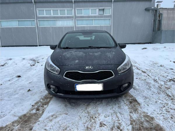 Pelēks Kia Ceed 2014 Tauragė, ar dzinēja tilpumu 1.37 L un nobraukumu 220 tūkst. km par 2450 €, foto 1 vietnē AUTOMOTO.COM.LV
