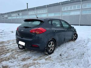 Grey Kia Ceed 2014 in Taurage, with an engine capacity of 1.37 L and mileage of 220 thousand km for 2450 €, photo 5 on AUTOMOTO.COM.LV
