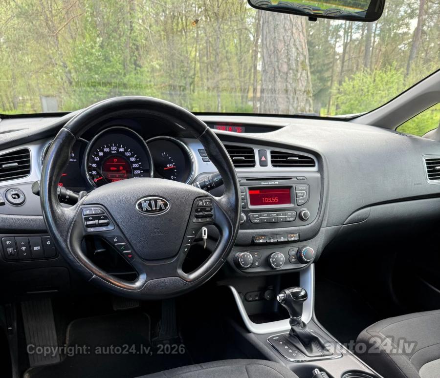 Pelēks Kia Ceed 2014 Tallina, ar dzinēja tilpumu 1.60 L un nobraukumu 136 tūkst. km par 6490 €, foto 11 vietnē AUTOMOTO.COM.LV