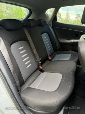 Pelēks Kia Ceed 2014 Tallina, ar dzinēja tilpumu 1.60 L un nobraukumu 136 tūkst. km par 6490 €, foto 15 vietnē AUTOMOTO.COM.LV