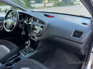 Grey Kia Ceed 2015 in Parnu, with an engine capacity of 1.40 L and mileage of 199 thousand km for 4990 €, photo 15 on AUTOMOTO.COM.LV