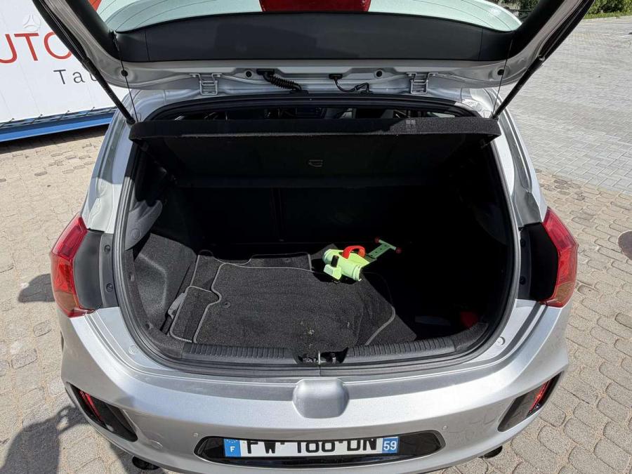 Pelēks Kia Ceed 2015 Tauragė, ar dzinēja tilpumu 1.59 L un nobraukumu 186 tūkst. km par 7900 €, foto 38 vietnē AUTOMOTO.COM.LV