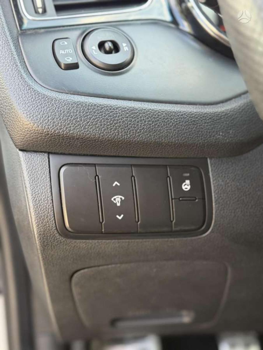 Pelēks Kia Ceed 2015 Tauragė, ar dzinēja tilpumu 1.59 L un nobraukumu 186 tūkst. km par 7900 €, foto 45 vietnē AUTOMOTO.COM.LV