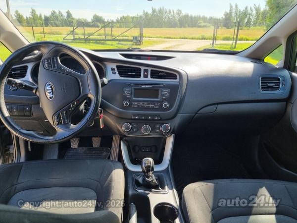 Pelēks Kia Ceed 2015 Tartu, ar dzinēja tilpumu 1.40 L un nobraukumu 140 tūkst. km par 5300 €, foto 4 vietnē AUTOMOTO.COM.LV