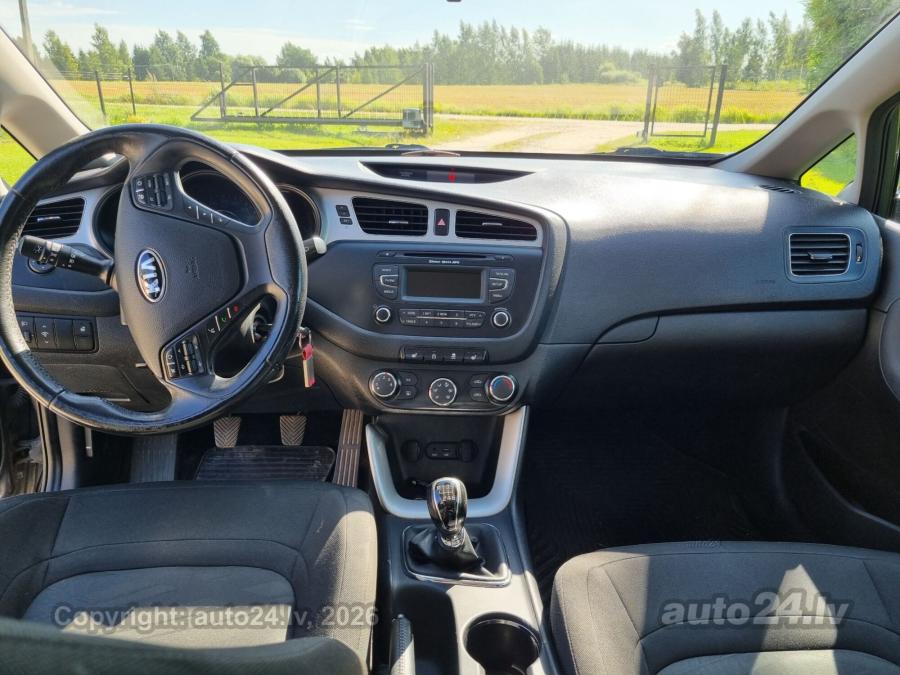Pelēks Kia Ceed 2015 Tartu, ar dzinēja tilpumu 1.40 L un nobraukumu 140 tūkst. km par 5300 €, foto 5 vietnē AUTOMOTO.COM.LV