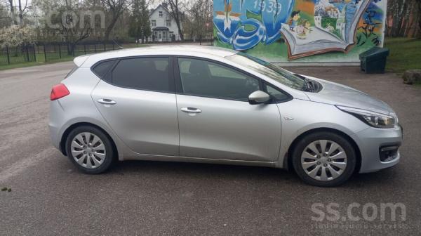 Grey Kia Ceed 2016 in Valmiera, with an engine capacity of 1.60 L and mileage of 176 thousand km for 5000 €, photo 4 on AUTOMOTO.COM.LV