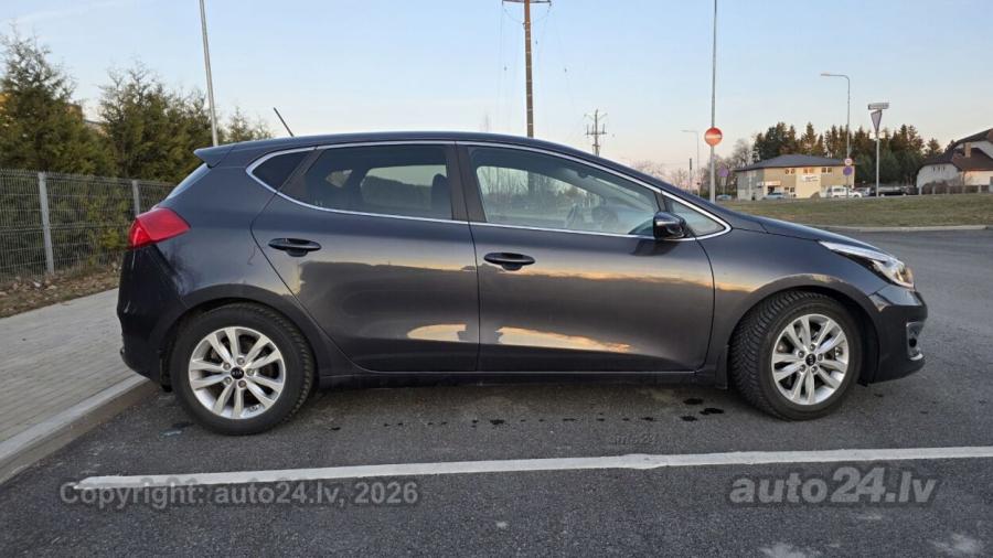 Pelēks Kia Ceed 2016 Tallina, ar dzinēja tilpumu 1.60 L un nobraukumu 82 tūkst. km par 9700 €, foto 5 vietnē AUTOMOTO.COM.LV