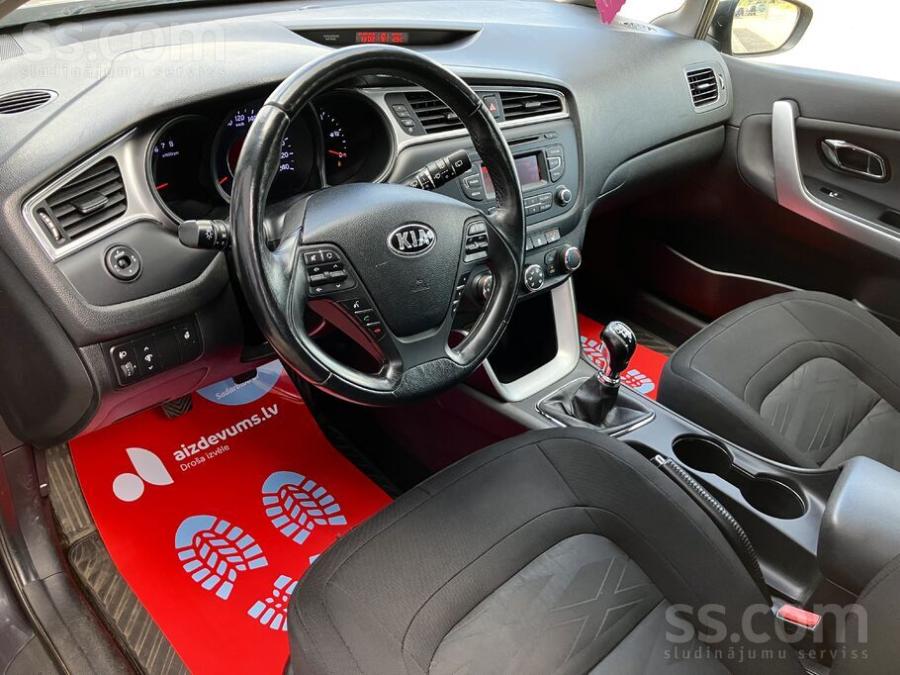 Grey Kia Ceed 2016 in Talsi, with an engine capacity of 1.40 L and mileage of 165 thousand km for 5500 €, photo 13 on AUTOMOTO.COM.LV
