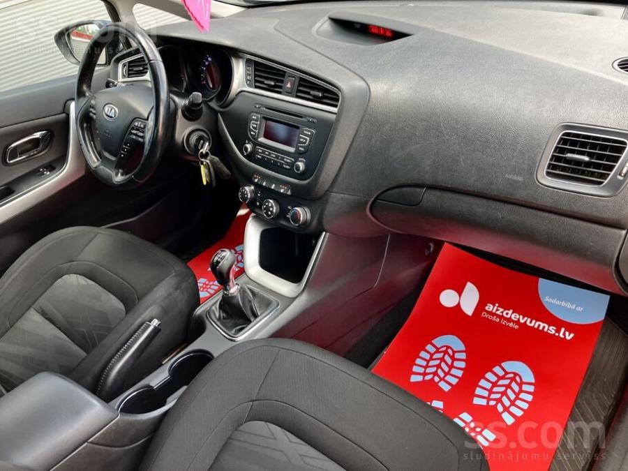 Grey Kia Ceed 2016 in Talsi, with an engine capacity of 1.40 L and mileage of 165 thousand km for 5500 €, photo 18 on AUTOMOTO.COM.LV