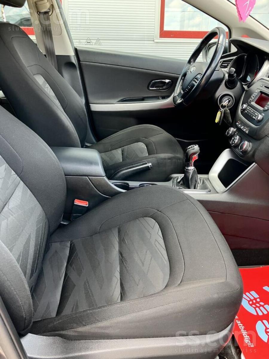Grey Kia Ceed 2016 in Talsi, with an engine capacity of 1.40 L and mileage of 165 thousand km for 5500 €, photo 19 on AUTOMOTO.COM.LV