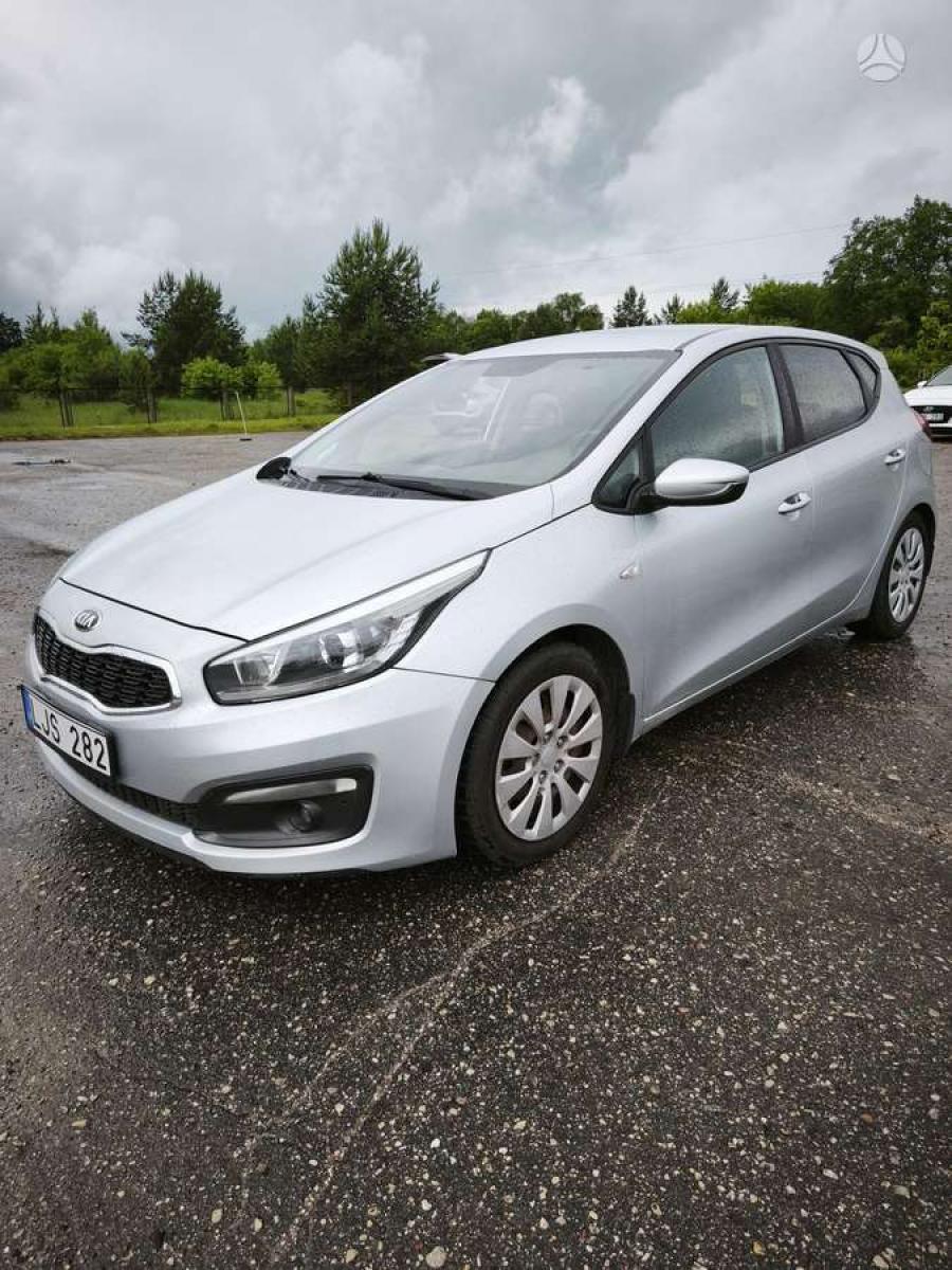 Grey Kia Ceed 2016 in Utena, with an engine capacity of 1.58 L and mileage of 276 thousand km for 4700 €, photo 1 on AUTOMOTO.COM.LV