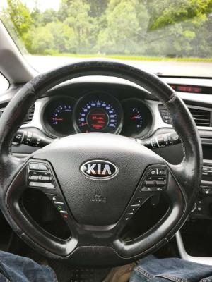 Grey Kia Ceed 2016 in Utena, with an engine capacity of 1.58 L and mileage of 276 thousand km for 4700 €, photo 9 on AUTOMOTO.COM.LV