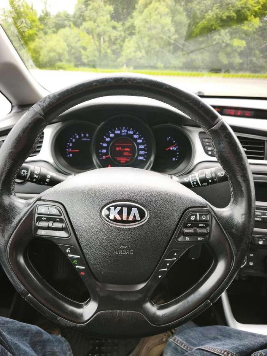 Grey Kia Ceed 2016 in Utena, with an engine capacity of 1.58 L and mileage of 276 thousand km for 4700 €, photo 9 on AUTOMOTO.COM.LV