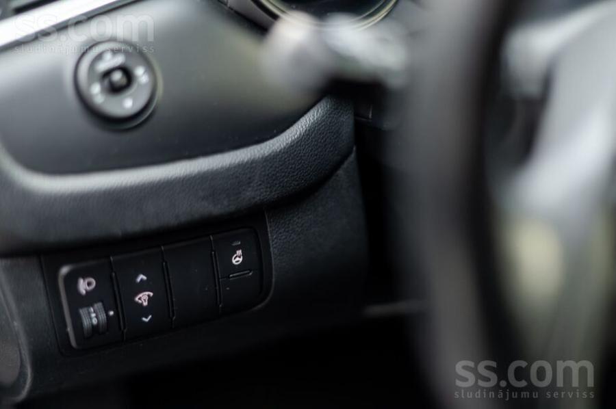 Pelēks Kia Ceed 2016 Rīga, ar dzinēja tilpumu 1.40 L un nobraukumu 212 tūkst. km par 4800 €, foto 12 vietnē AUTOMOTO.COM.LV