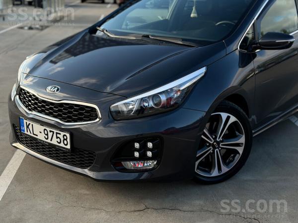 Grey Kia Ceed 2016 in Riga, with an engine capacity of 1.60 L and mileage of 76 thousand km for 8350 €, photo 4 on AUTOMOTO.COM.LV