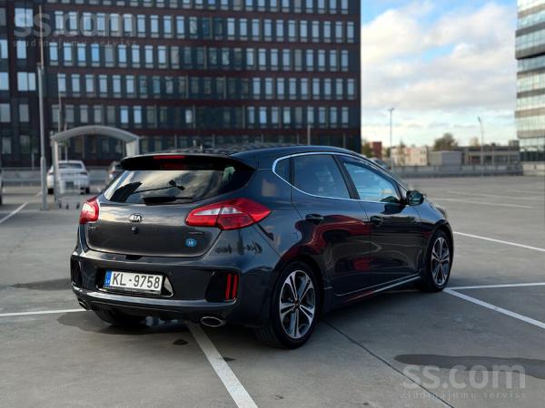 Grey Kia Ceed 2016 in Riga, with an engine capacity of 1.60 L and mileage of 76 thousand km for 8350 €, photo 5 on AUTOMOTO.COM.LV