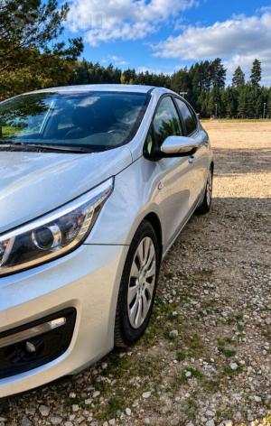Pelēks Kia Ceed 2016 Rīga, ar dzinēja tilpumu 1.60 L un nobraukumu 209 tūkst. km par 3000 €, foto 4 vietnē AUTOMOTO.COM.LV