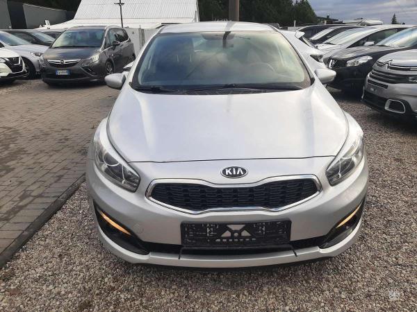 Grey Kia Ceed 2017 in Kaunas, with an engine capacity of 1.40 L and mileage of 140 thousand km for 5950 €, photo 5 on AUTOMOTO.COM.LV
