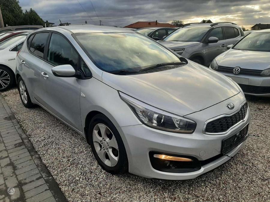 Grey Kia Ceed 2017 in Kaunas, with an engine capacity of 1.40 L and mileage of 140 thousand km for 5950 €, photo 6 on AUTOMOTO.COM.LV