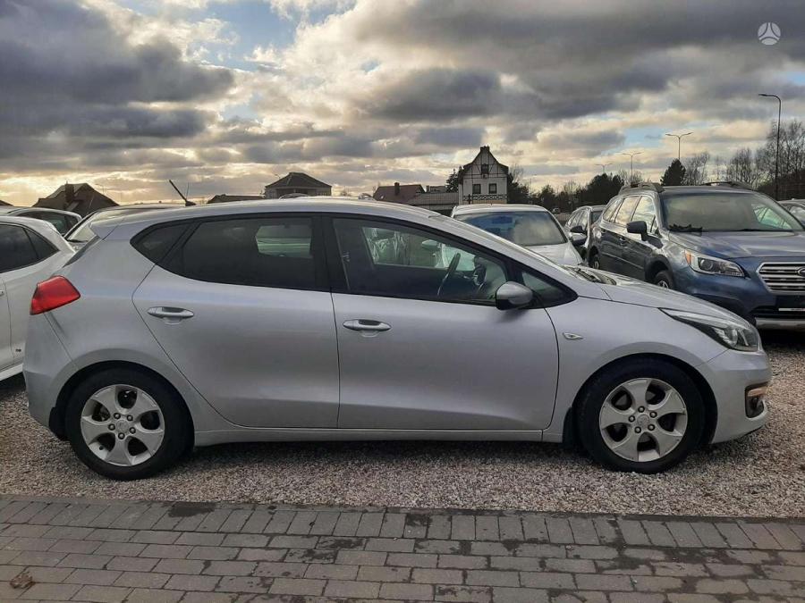 Grey Kia Ceed 2017 in Kaunas, with an engine capacity of 1.40 L and mileage of 140 thousand km for 5950 €, photo 7 on AUTOMOTO.COM.LV