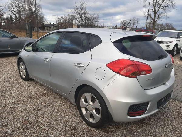 Grey Kia Ceed 2017 in Kaunas, with an engine capacity of 1.40 L and mileage of 140 thousand km for 5950 €, photo 9 on AUTOMOTO.COM.LV
