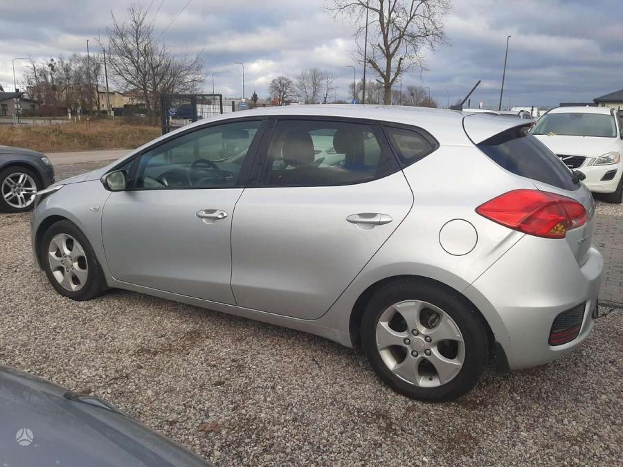 Grey Kia Ceed 2017 in Kaunas, with an engine capacity of 1.40 L and mileage of 140 thousand km for 5950 €, photo 10 on AUTOMOTO.COM.LV