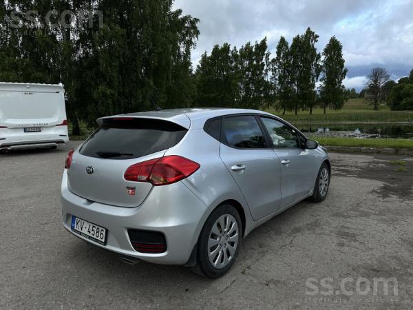 Серый Киа Сид 2017 в Рига, объемом двигателя 1.40 л и пробегом 120 тыс. км за 5950 €, фото 6 на AUTOMOTO.COM.LV