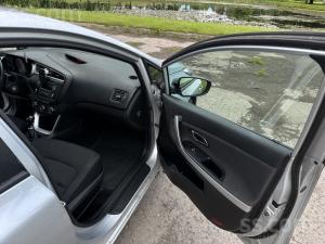 Grey Kia Ceed 2017 in Riga, with an engine capacity of 1.40 L and mileage of 120 thousand km for 5950 €, photo 10 on AUTOMOTO.COM.LV