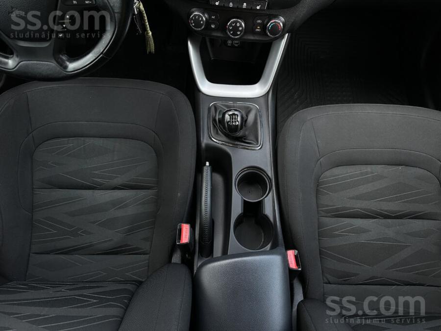 Grey Kia Ceed 2017 in Riga, with an engine capacity of 1.40 L and mileage of 120 thousand km for 5950 €, photo 17 on AUTOMOTO.COM.LV
