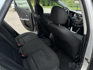 Grey Kia Ceed 2017 in Riga, with an engine capacity of 1.40 L and mileage of 120 thousand km for 5950 €, photo 20 on AUTOMOTO.COM.LV
