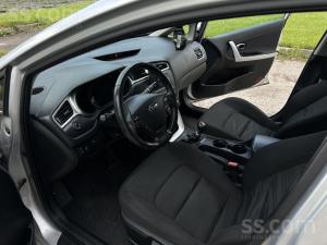 Grey Kia Ceed 2017 in Riga, with an engine capacity of 1.40 L and mileage of 120 thousand km for 5950 €, photo 21 on AUTOMOTO.COM.LV