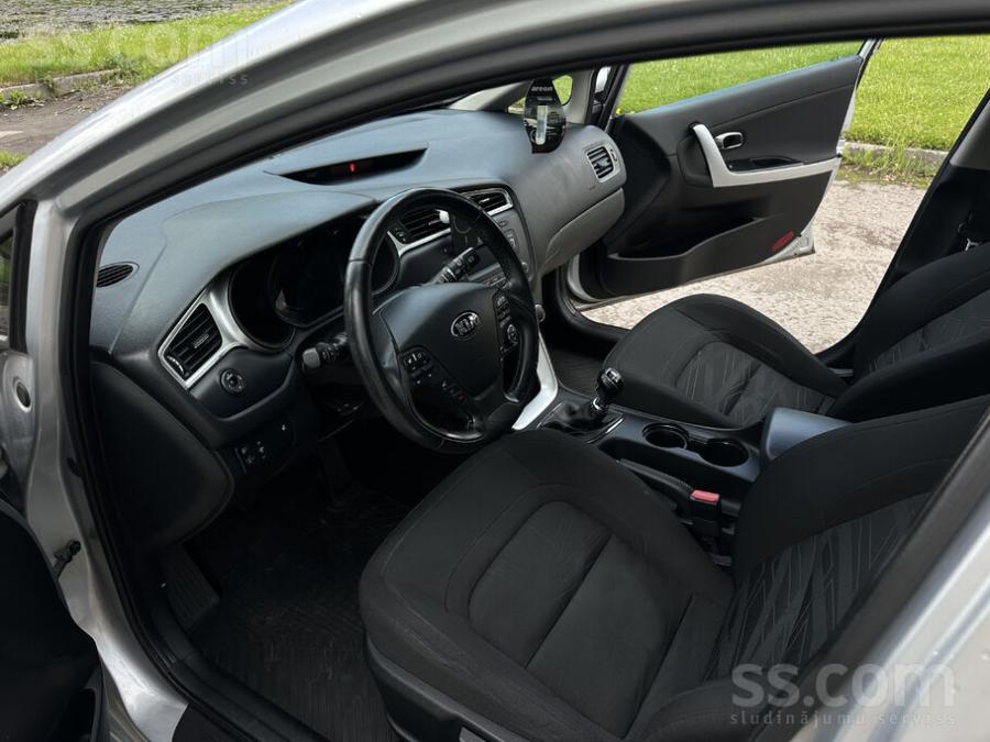 Grey Kia Ceed 2017 in Riga, with an engine capacity of 1.40 L and mileage of 120 thousand km for 5950 €, photo 21 on AUTOMOTO.COM.LV