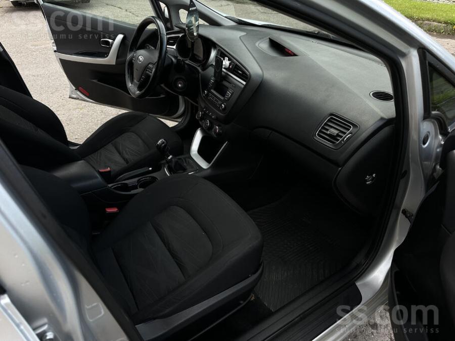 Grey Kia Ceed 2017 in Riga, with an engine capacity of 1.40 L and mileage of 120 thousand km for 5950 €, photo 22 on AUTOMOTO.COM.LV