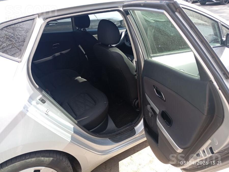 Grey Kia Ceed 2017 in Jurmala, with an engine capacity of 1.40 L and mileage of 157 thousand km for 6950 €, photo 9 on AUTOMOTO.COM.LV