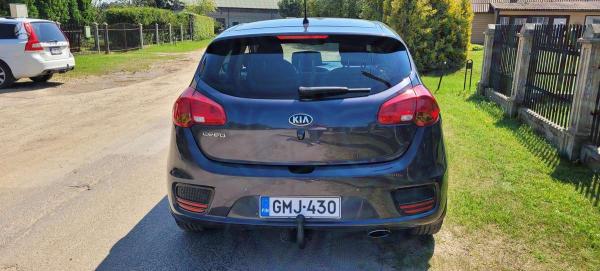 Grey Kia Ceed 2017 in Plunge, with an engine capacity of 1.60 L and mileage of 147 thousand km for 7400 €, photo 6 on AUTOMOTO.COM.LV
