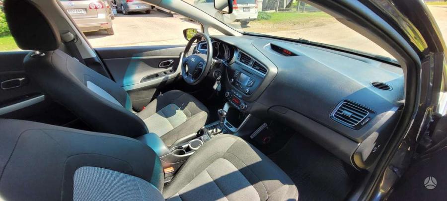 Grey Kia Ceed 2017 in Plunge, with an engine capacity of 1.60 L and mileage of 147 thousand km for 7400 €, photo 8 on AUTOMOTO.COM.LV