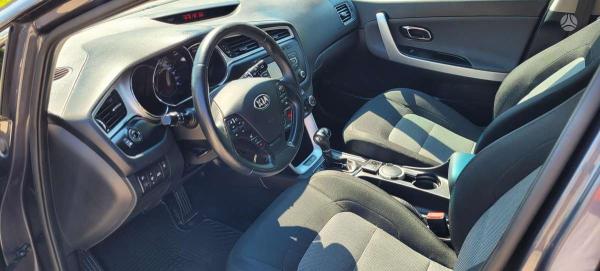 Grey Kia Ceed 2017 in Plunge, with an engine capacity of 1.60 L and mileage of 147 thousand km for 7400 €, photo 8 on AUTOMOTO.COM.LV