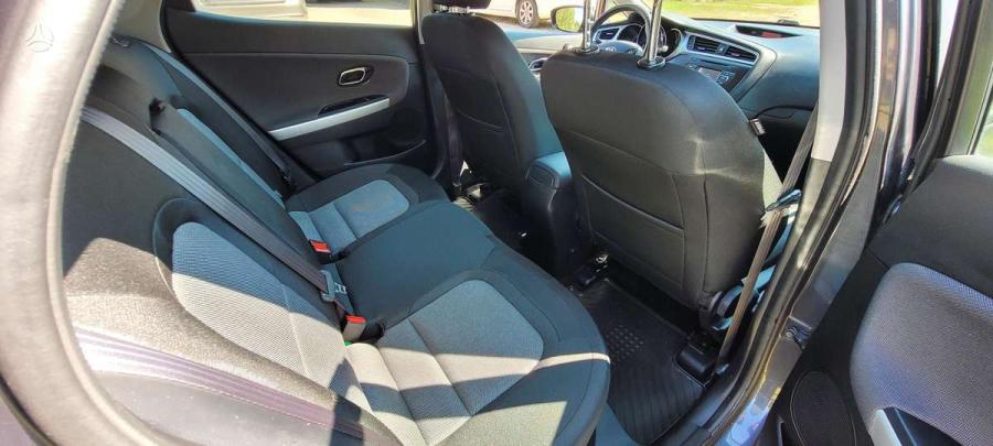 Grey Kia Ceed 2017 in Plunge, with an engine capacity of 1.60 L and mileage of 147 thousand km for 7400 €, photo 11 on AUTOMOTO.COM.LV