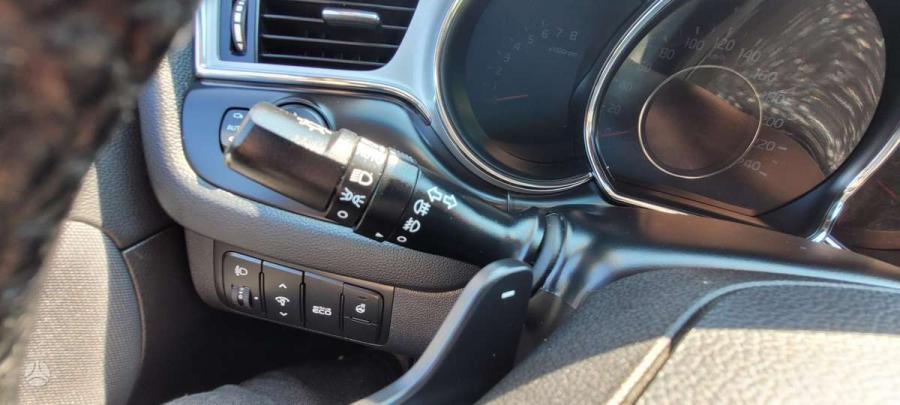 Grey Kia Ceed 2017 in Plunge, with an engine capacity of 1.60 L and mileage of 147 thousand km for 7400 €, photo 14 on AUTOMOTO.COM.LV