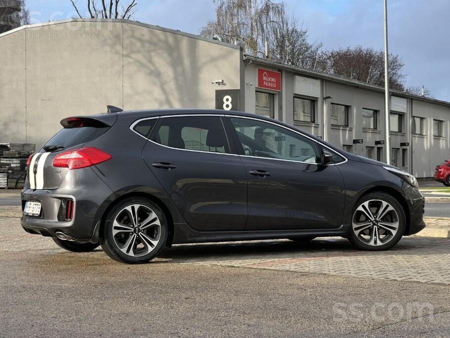 Grey Kia Ceed 2017 in Riga, with an engine capacity of 1.60 L and mileage of 196 thousand km for 6599 €, photo 6 on AUTOMOTO.COM.LV