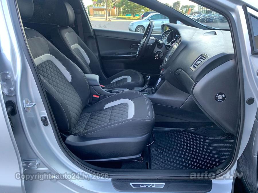 Grey Kia Ceed 2017 in Tallinn, with an engine capacity of 1.60 L and mileage of 213 thousand km for 8500 €, photo 13 on AUTOMOTO.COM.LV