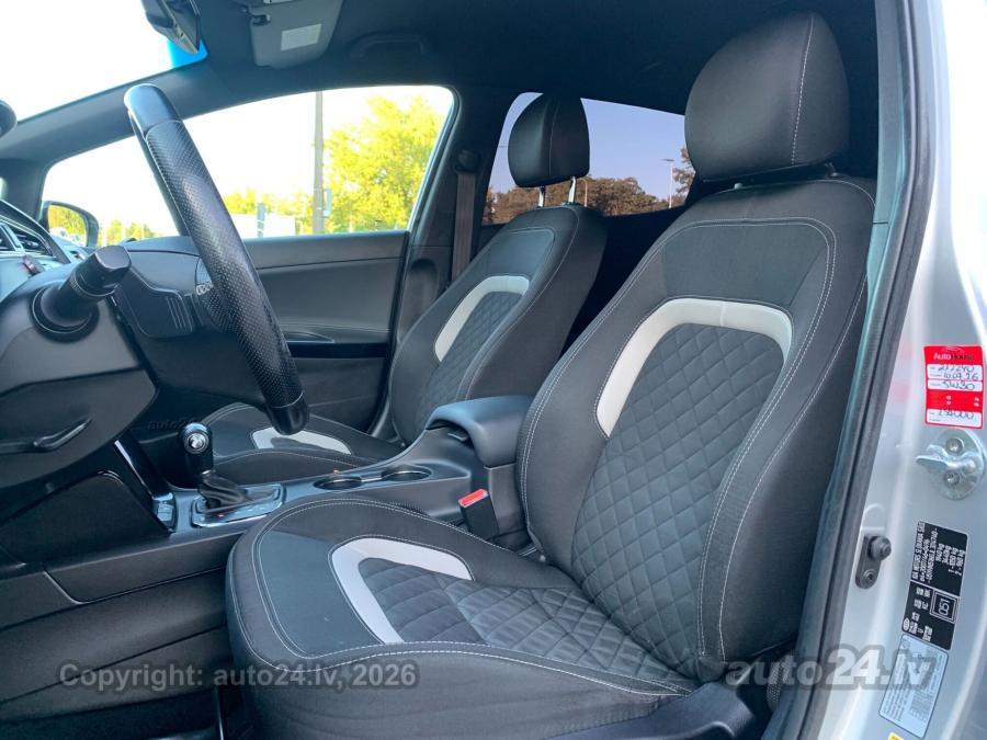 Grey Kia Ceed 2017 in Tallinn, with an engine capacity of 1.60 L and mileage of 213 thousand km for 8500 €, photo 15 on AUTOMOTO.COM.LV