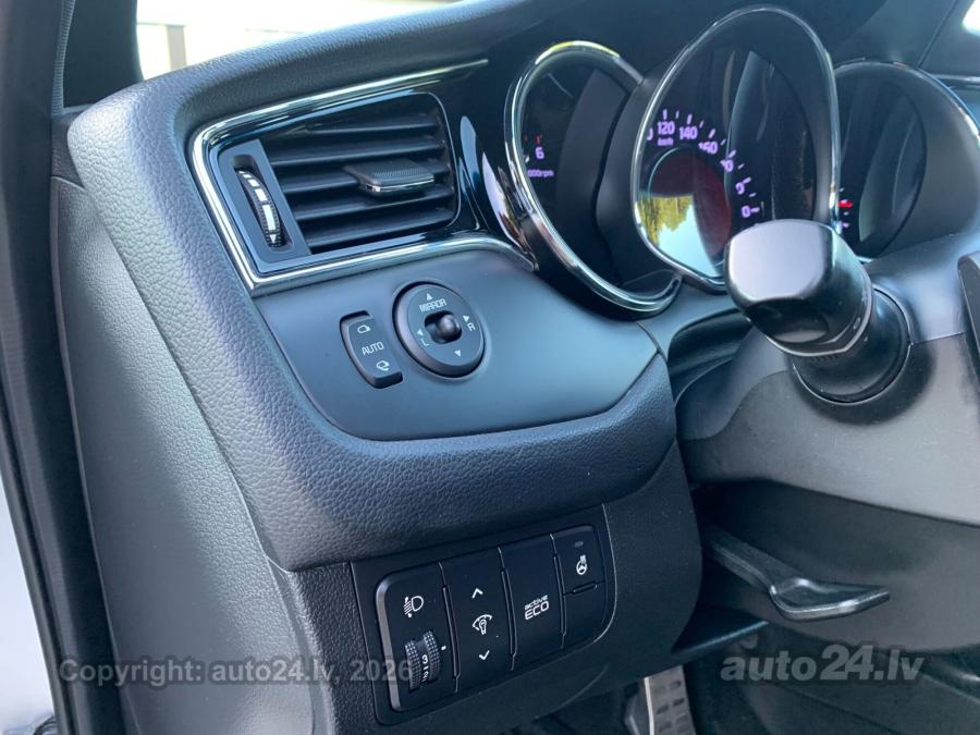 Grey Kia Ceed 2017 in Tallinn, with an engine capacity of 1.60 L and mileage of 213 thousand km for 8500 €, photo 23 on AUTOMOTO.COM.LV