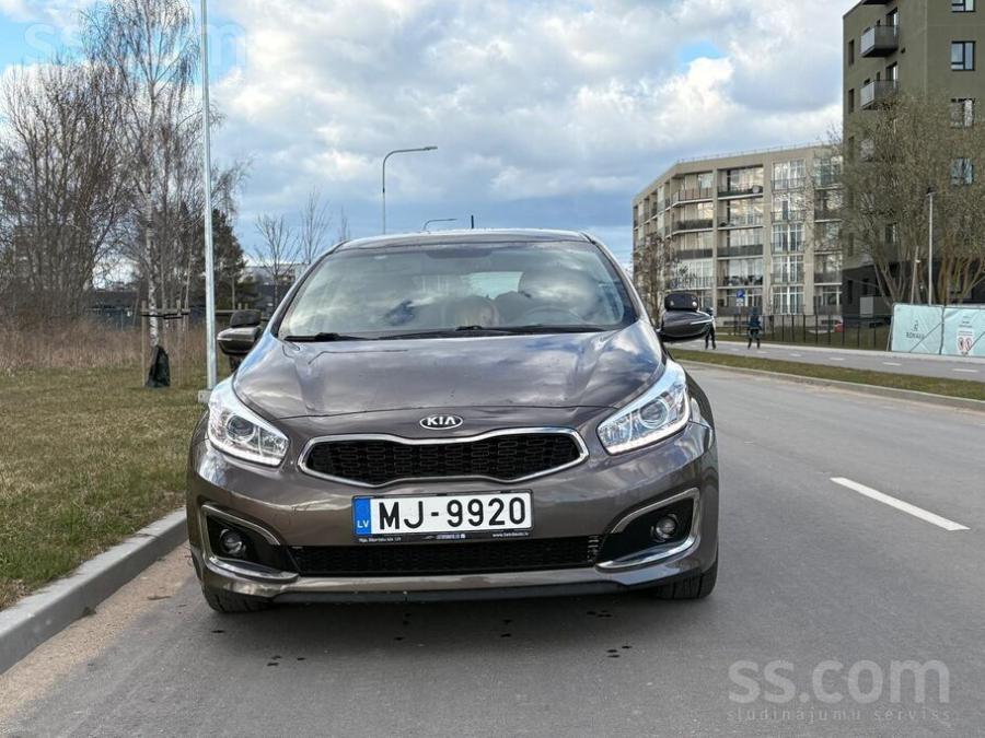 Pelēks Kia Ceed 2017 Rīga, ar dzinēja tilpumu 1.60 L un nobraukumu 0 tūkst. km par 7990 €, foto 1 vietnē AUTOMOTO.COM.LV